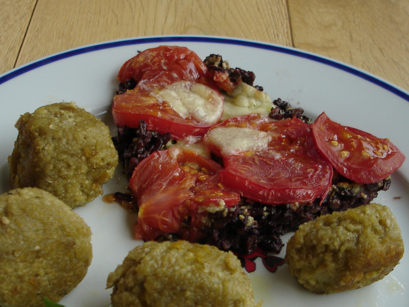 Pizza de riz noir au pesto de noix de cajou - recette